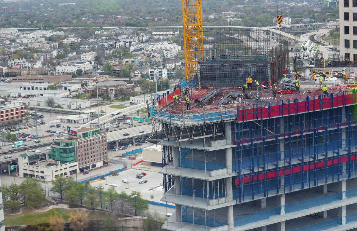 47-story Texas Tower reaches construction milestone