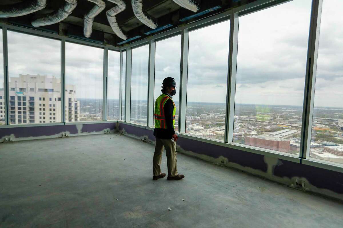 47-story Texas Tower reaches construction milestone