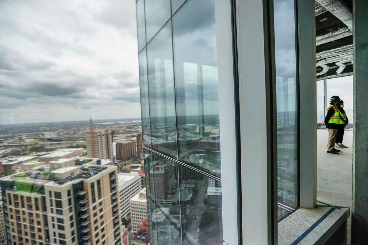 47-story Texas Tower reaches construction milestone