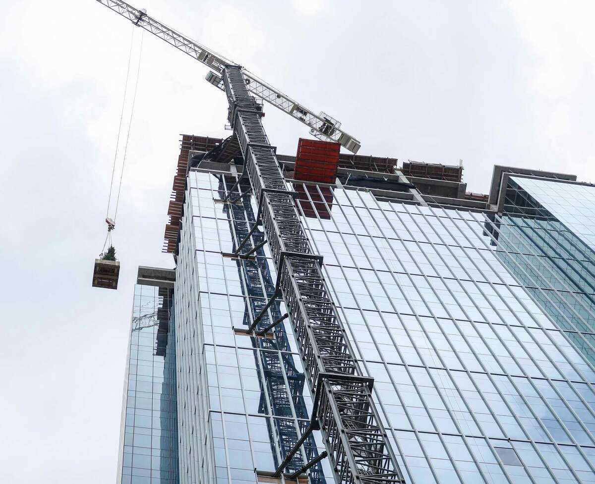 47-story Texas Tower reaches construction milestone