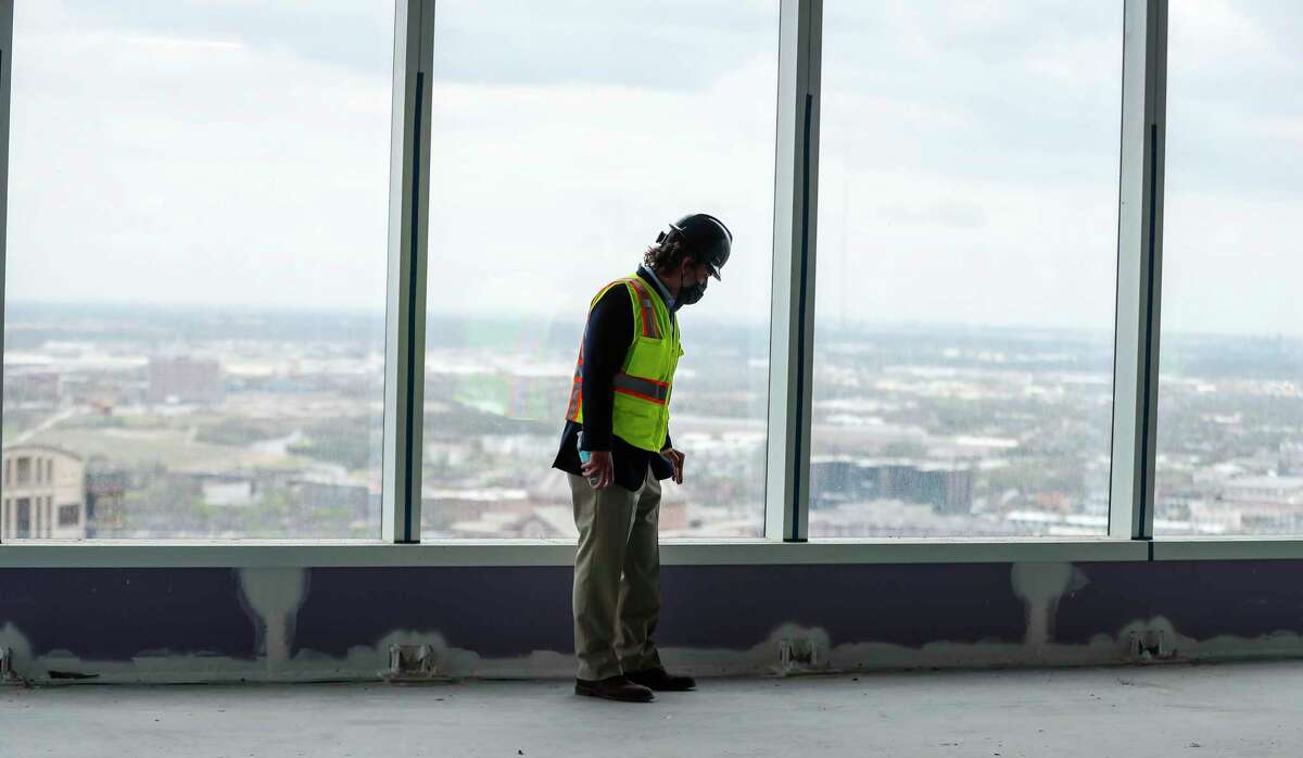 47-story Texas Tower reaches construction milestone