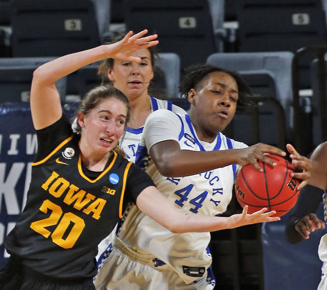 Sweet 16 bound: Martin, Hawkeyes blitz Wildcats