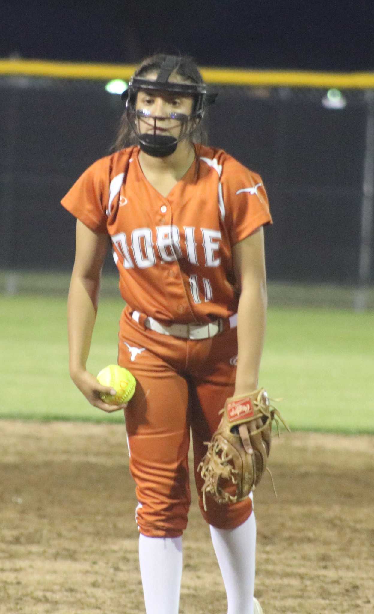 Barba, Lady Longhorns slip past Memorial 7-5