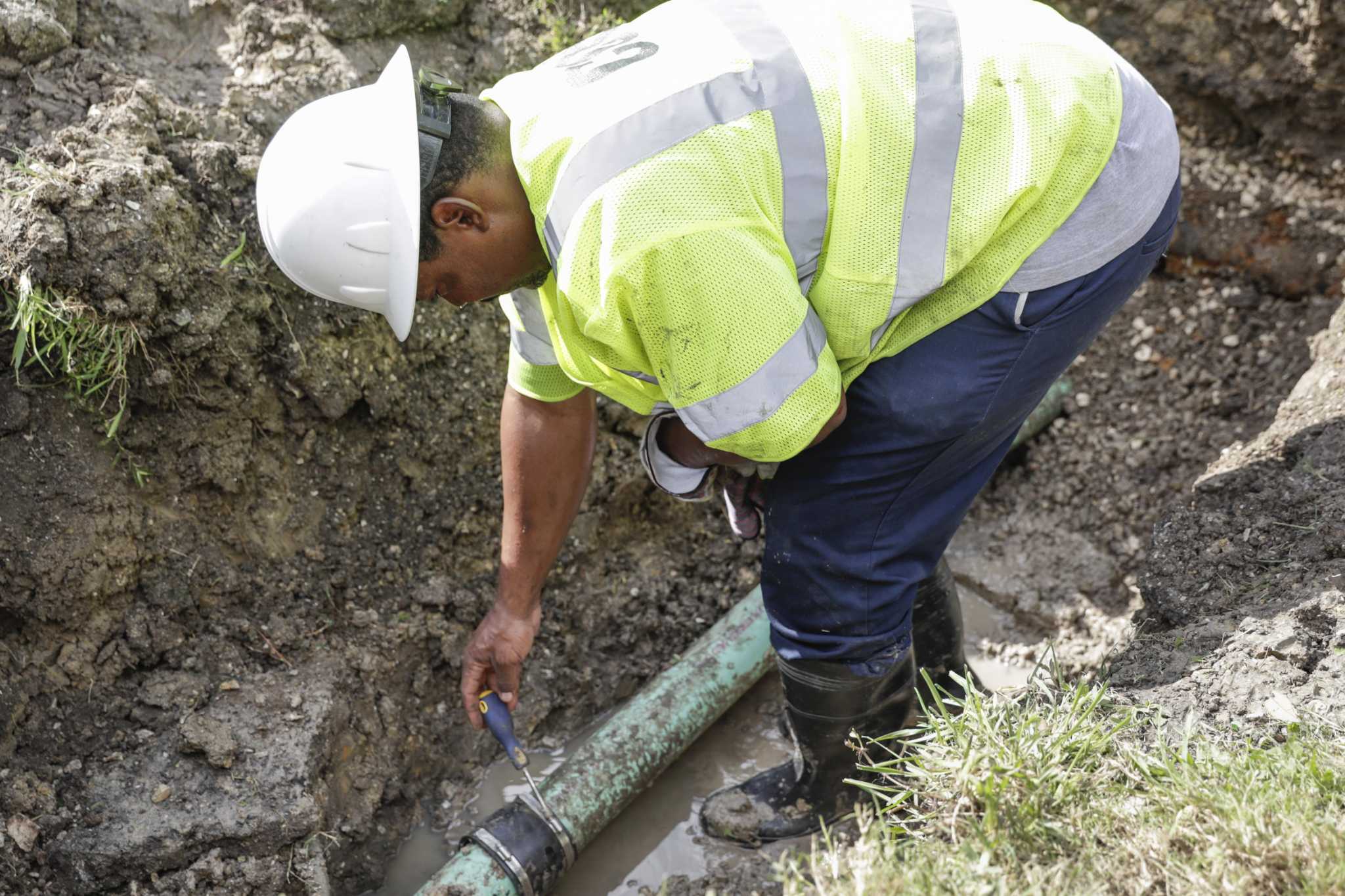 Houstonians Will See Higher Water Bills Starting In September