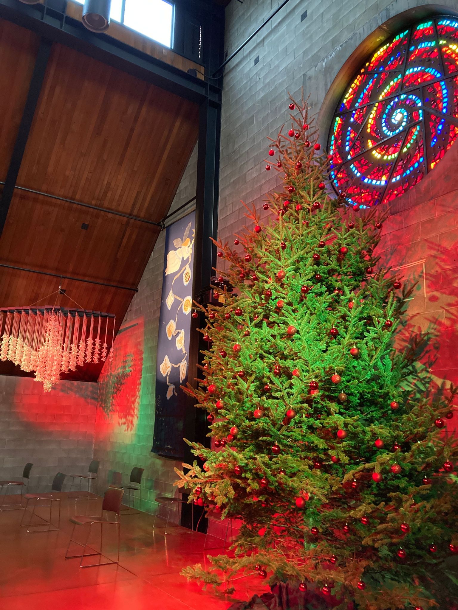 RPI chapel Christmas tree survives to greet students returning for Easter