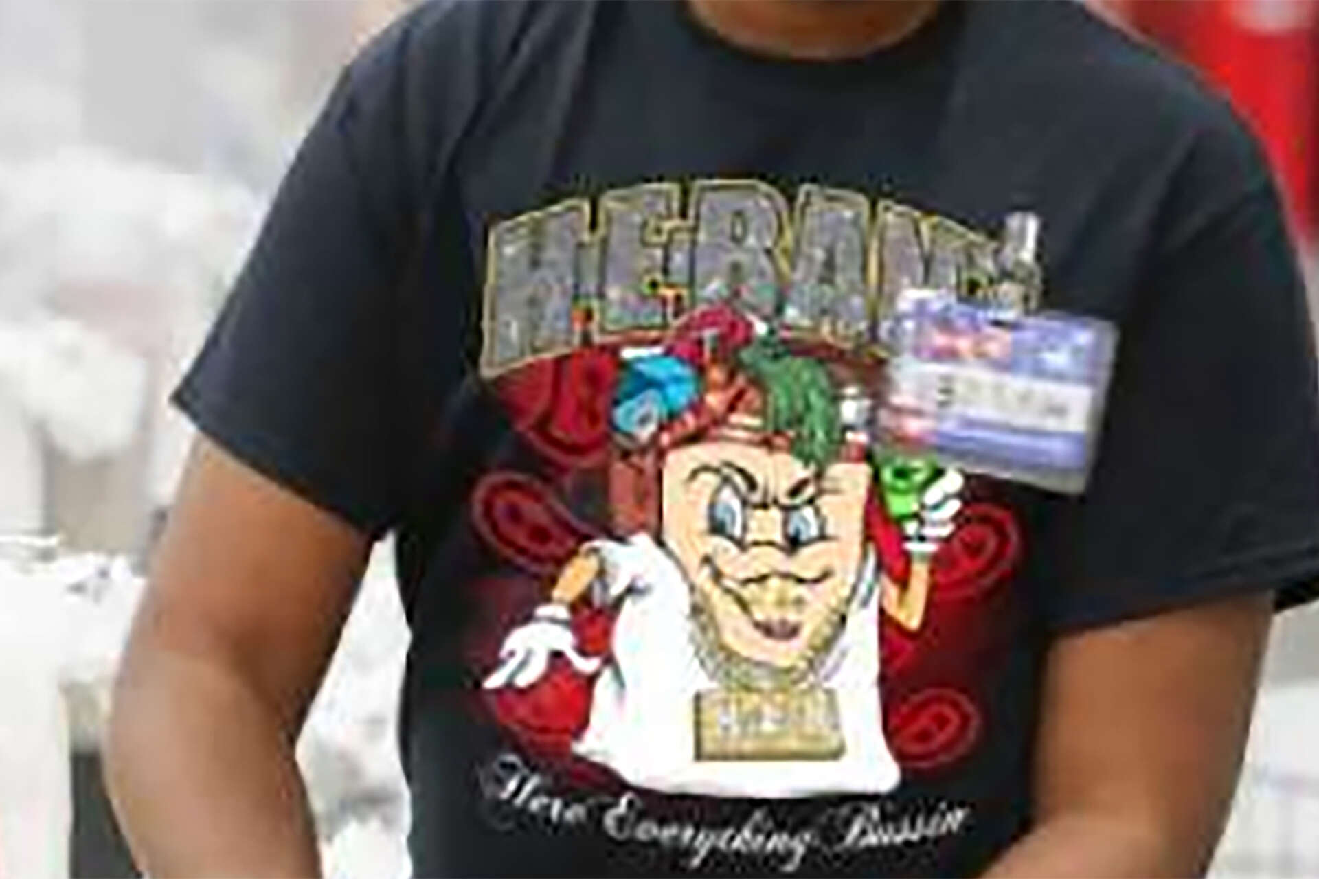 Texas Twitter loves hilarious H-E-B 'bussin' T-shirt