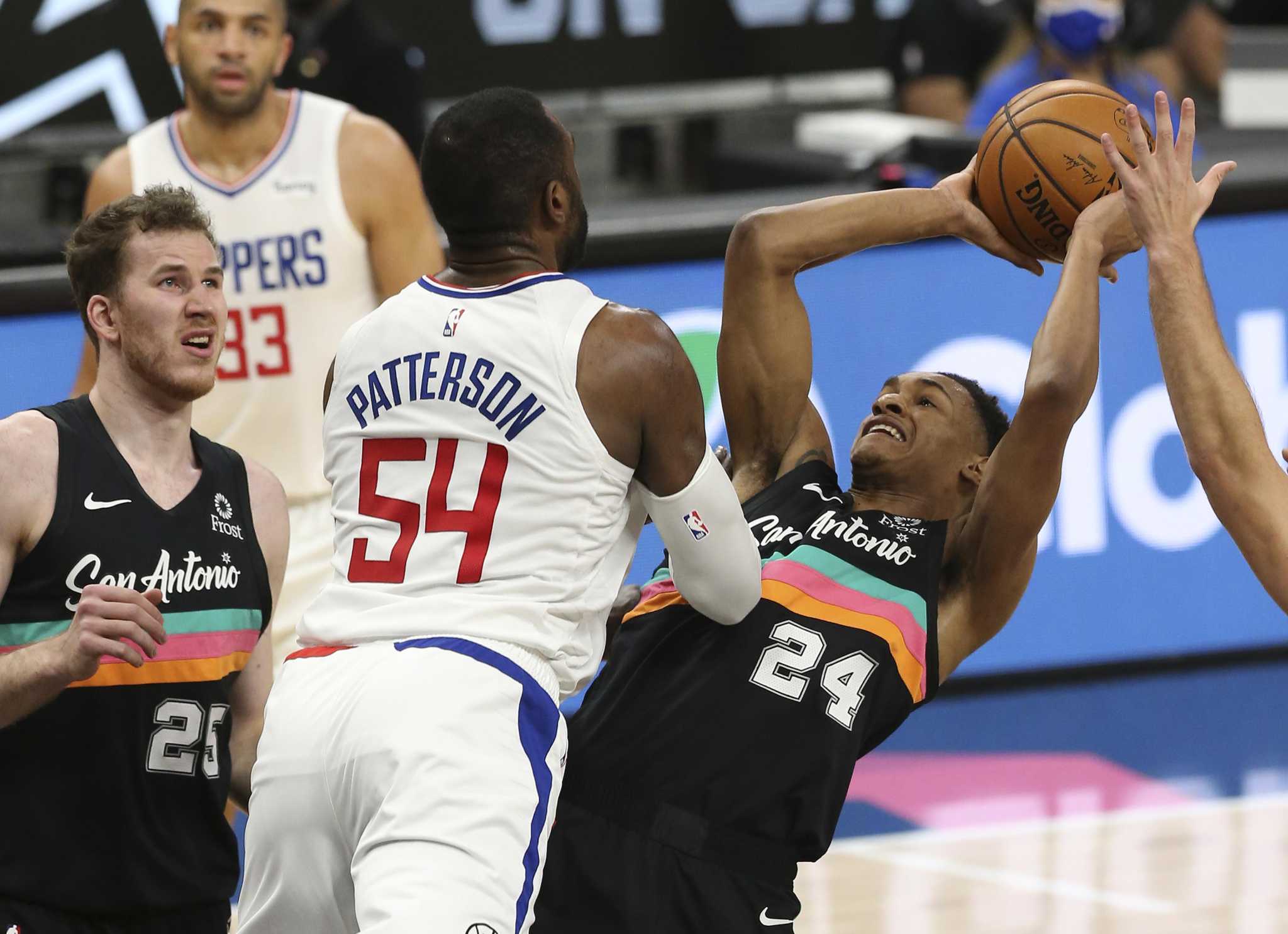 The triple take: Clippers 98, Spurs 85