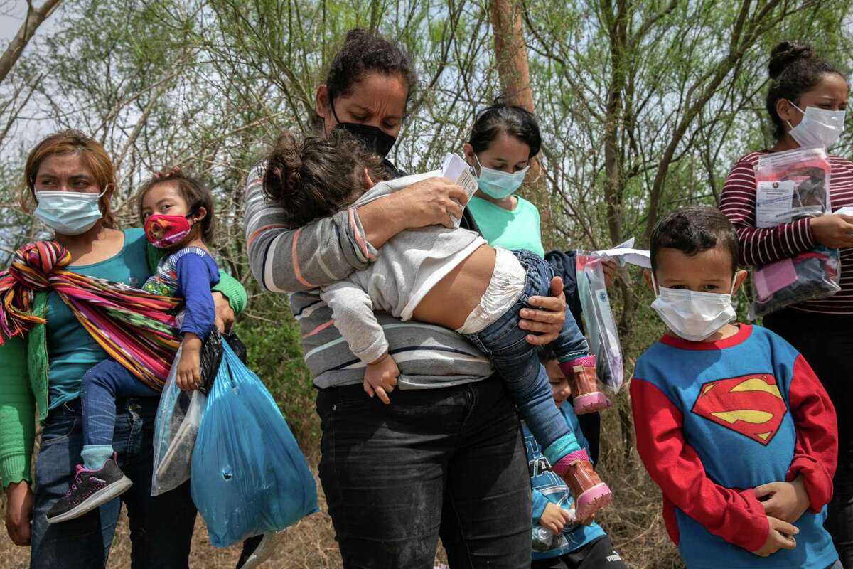 Laredo activists, officials refute narrative of immigration crisis at ...