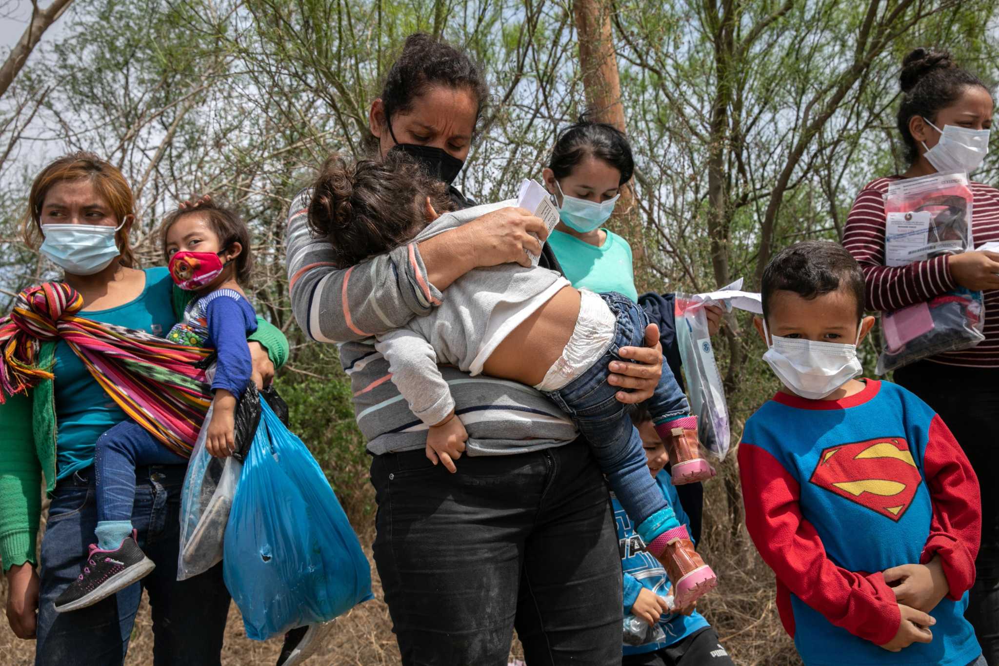 Laredo activists, officials refute narrative of immigration crisis at ...