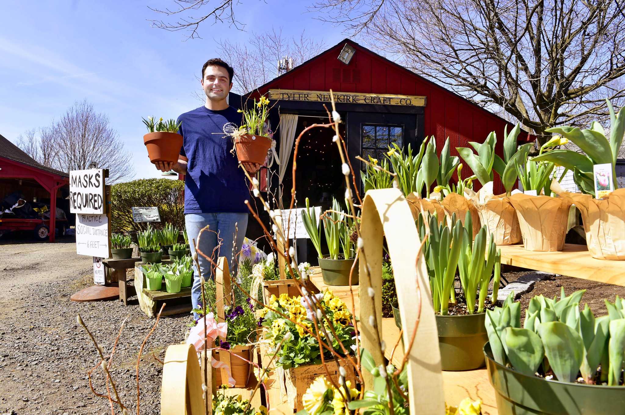‘It’s very welcoming’ West Haven craft shop blooming with renewal