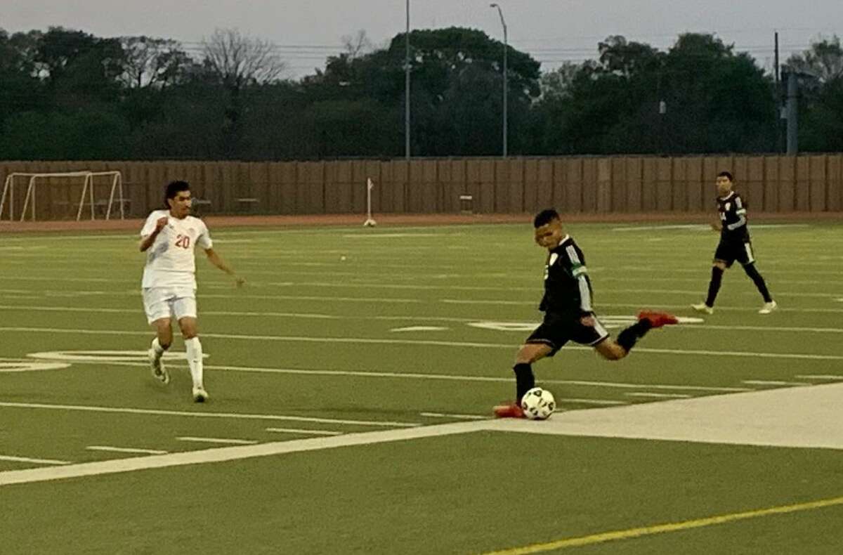 Kempner girls break bi-district barrier with 6-1 victory