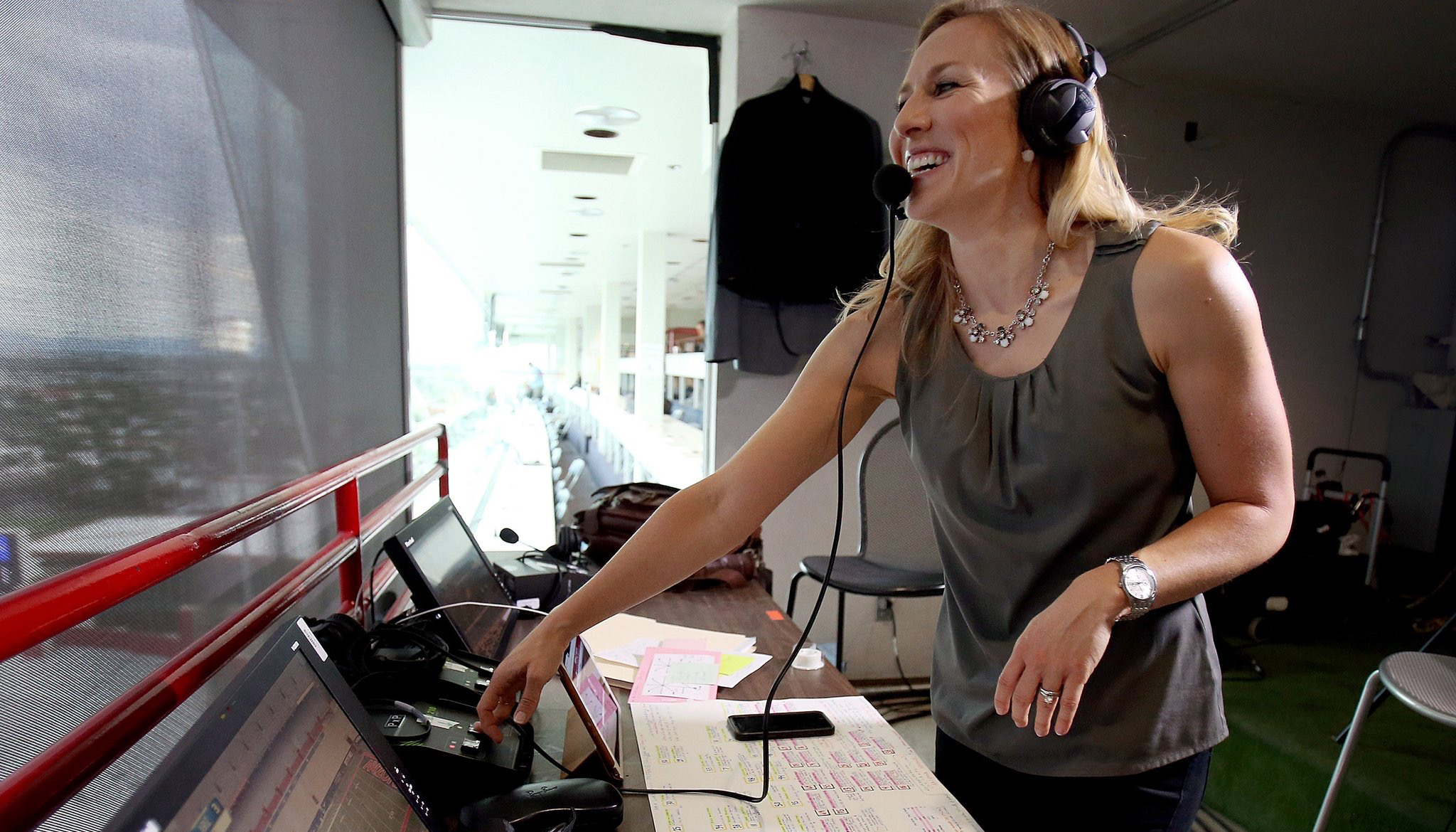 How Kate Scott, the Warriors’ play-by-play voice vs. Bulls, became a ...