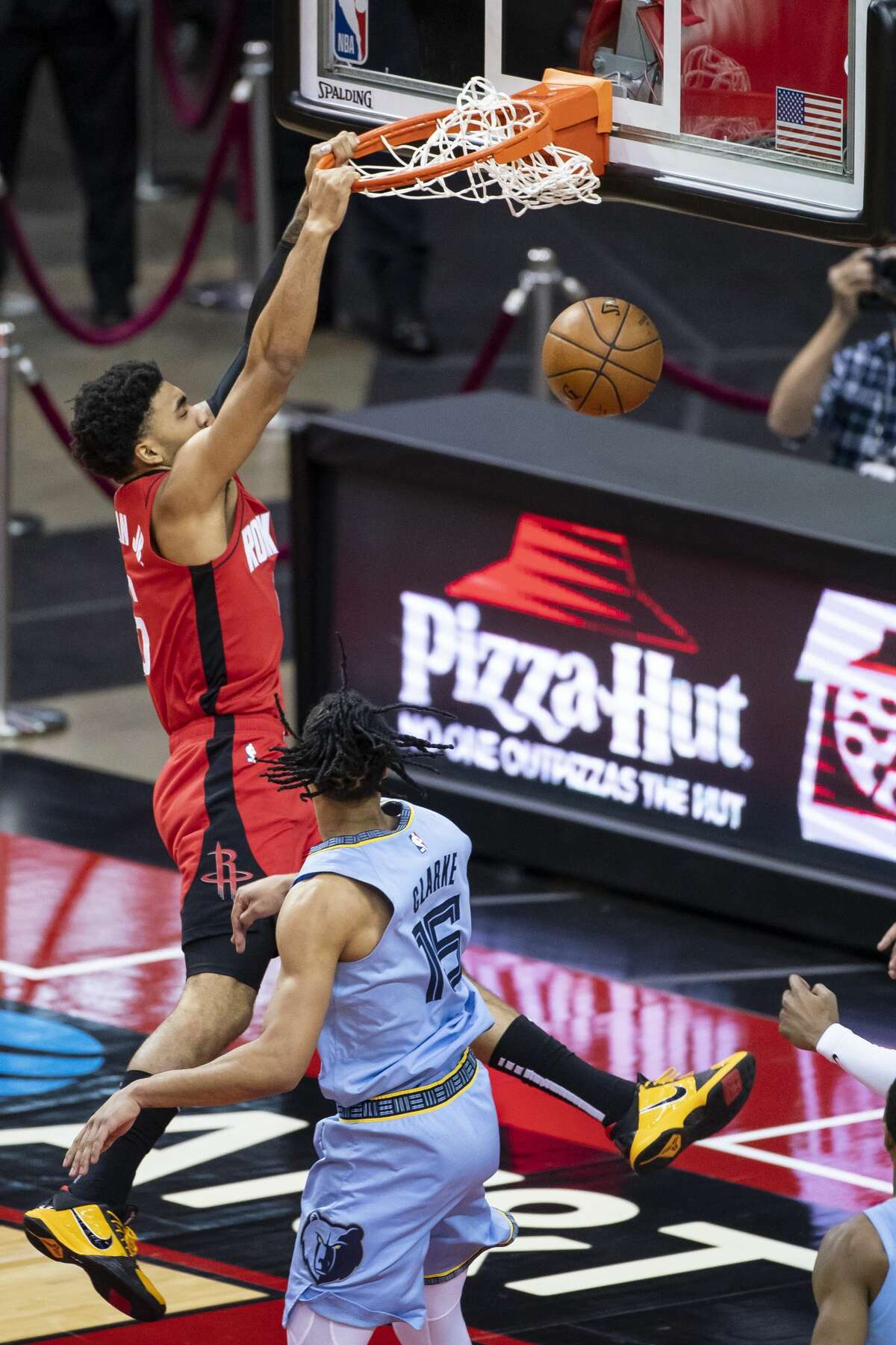 Rockets' shooting goes cold late in loss to Grizzlies