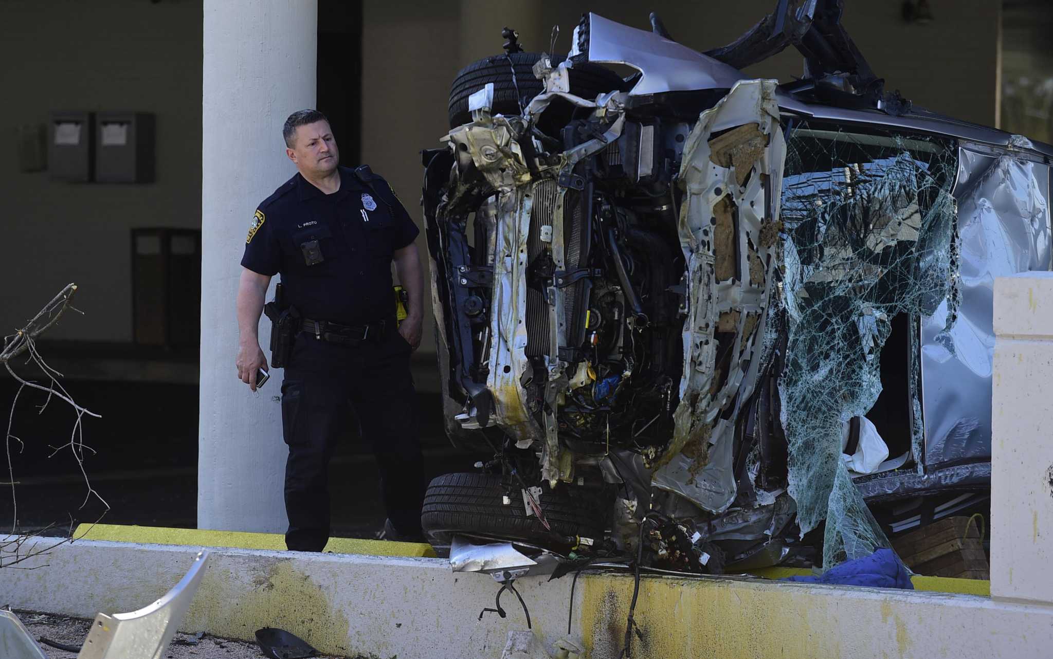 Rollover Crash Sends 1 To Hospital Closes Norwalk Intersection