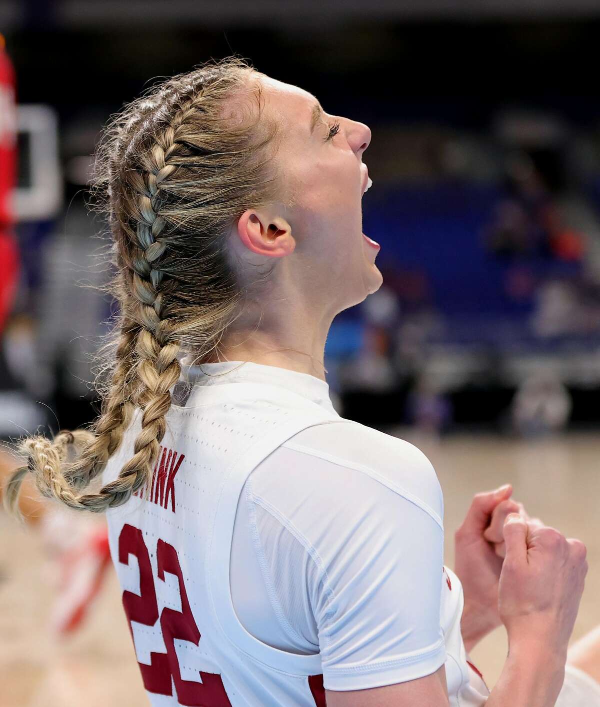 Stanford women use dramatic comeback to top Louisville, reach Final Four