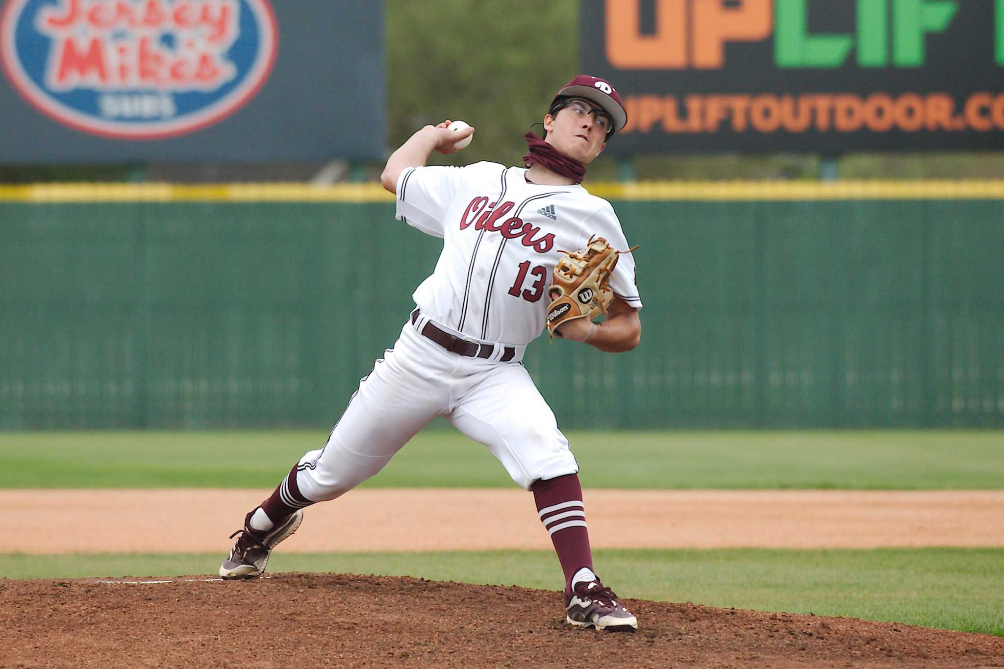 Baseball: Pearland survives Dawson rally; Friendswood improves to 17-0