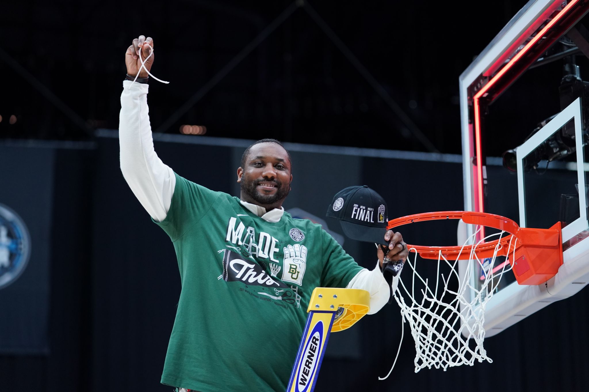 Baylor-Houston has father-son matchup of assistant coaches
