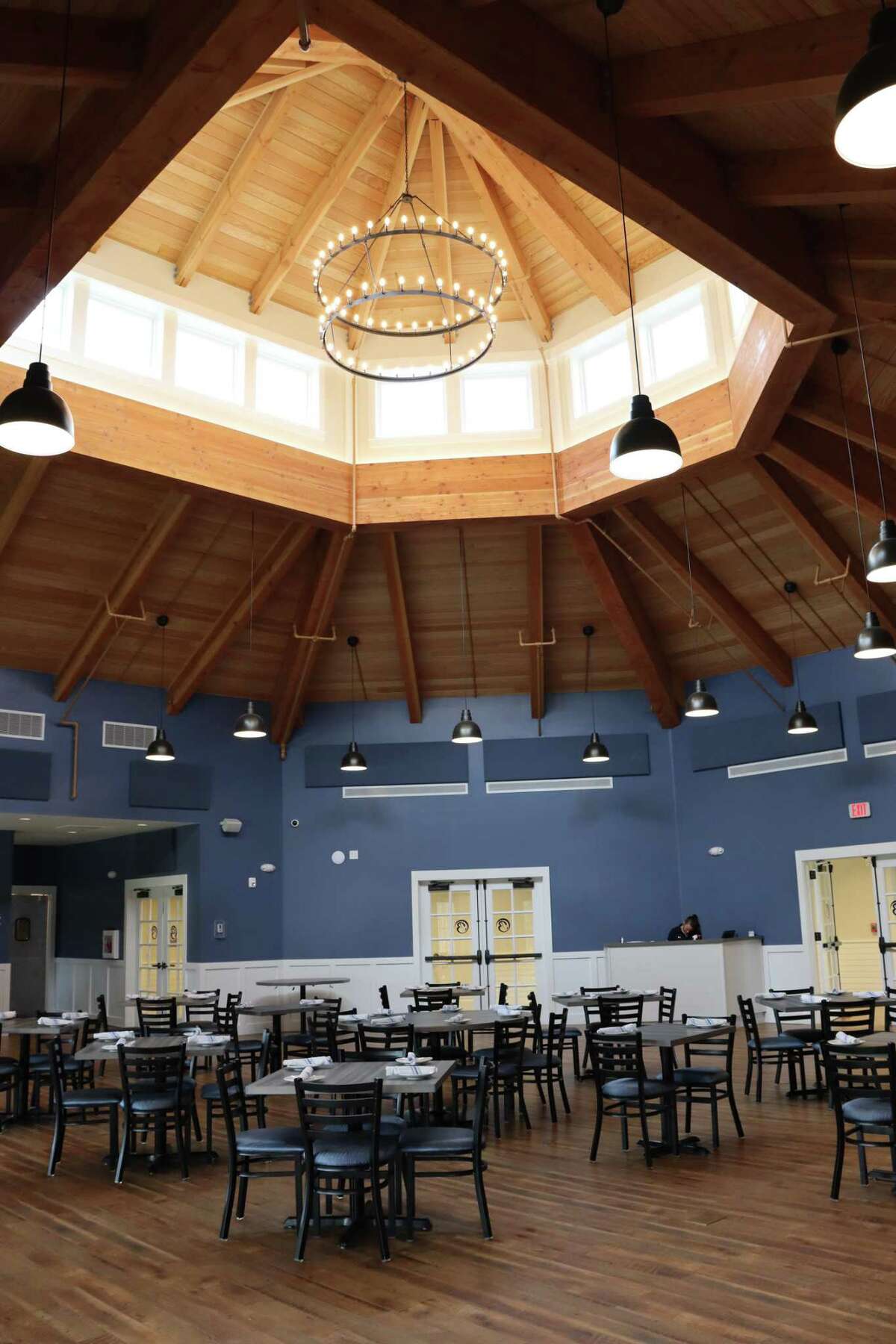Boca Grille & Raw Bar opens at Fairfield golf course