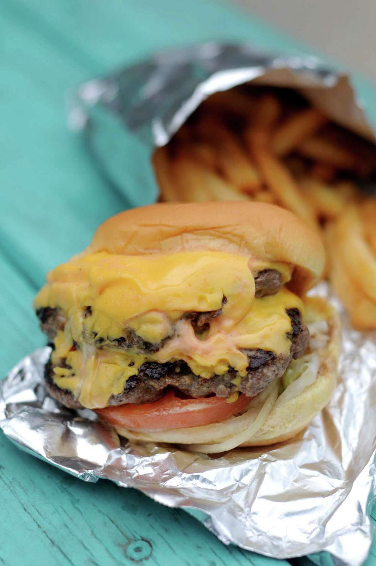 J’Dubs Burgers and Grub in San Antonio expanding to Moses Rose’s ...