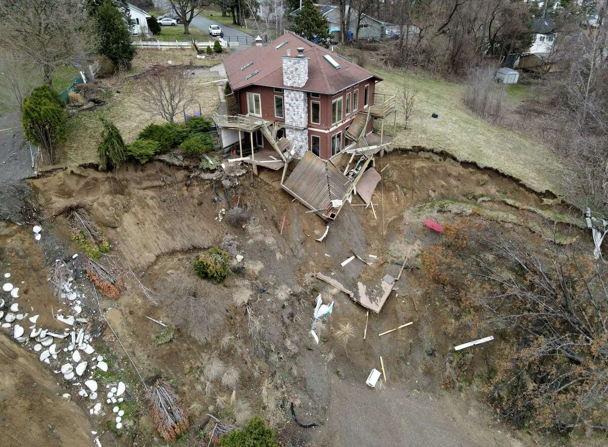 Homeowners who lost house to landslide feel victimized by town