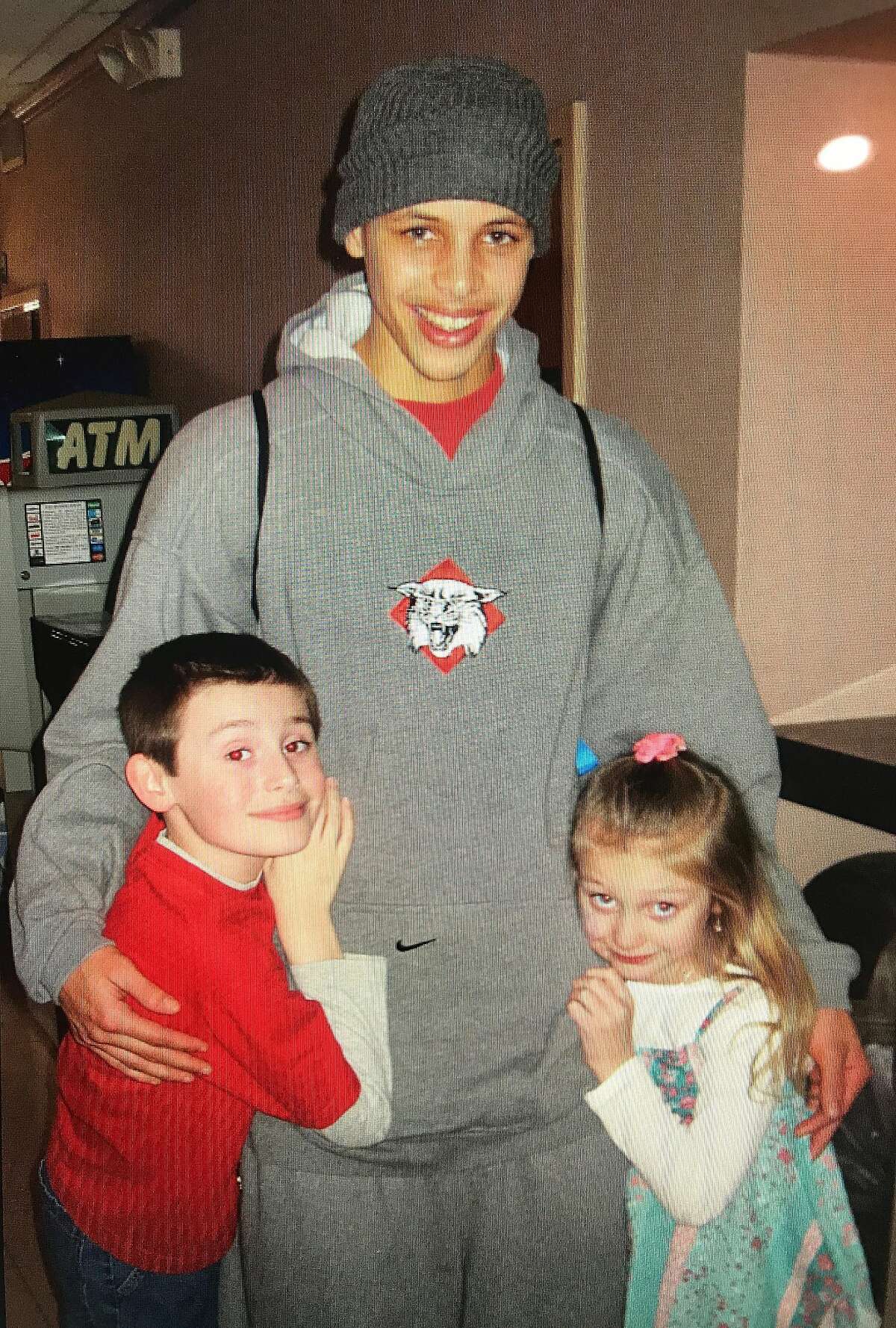 Steph Curry’s family star-power shines on Stanford at Final Four