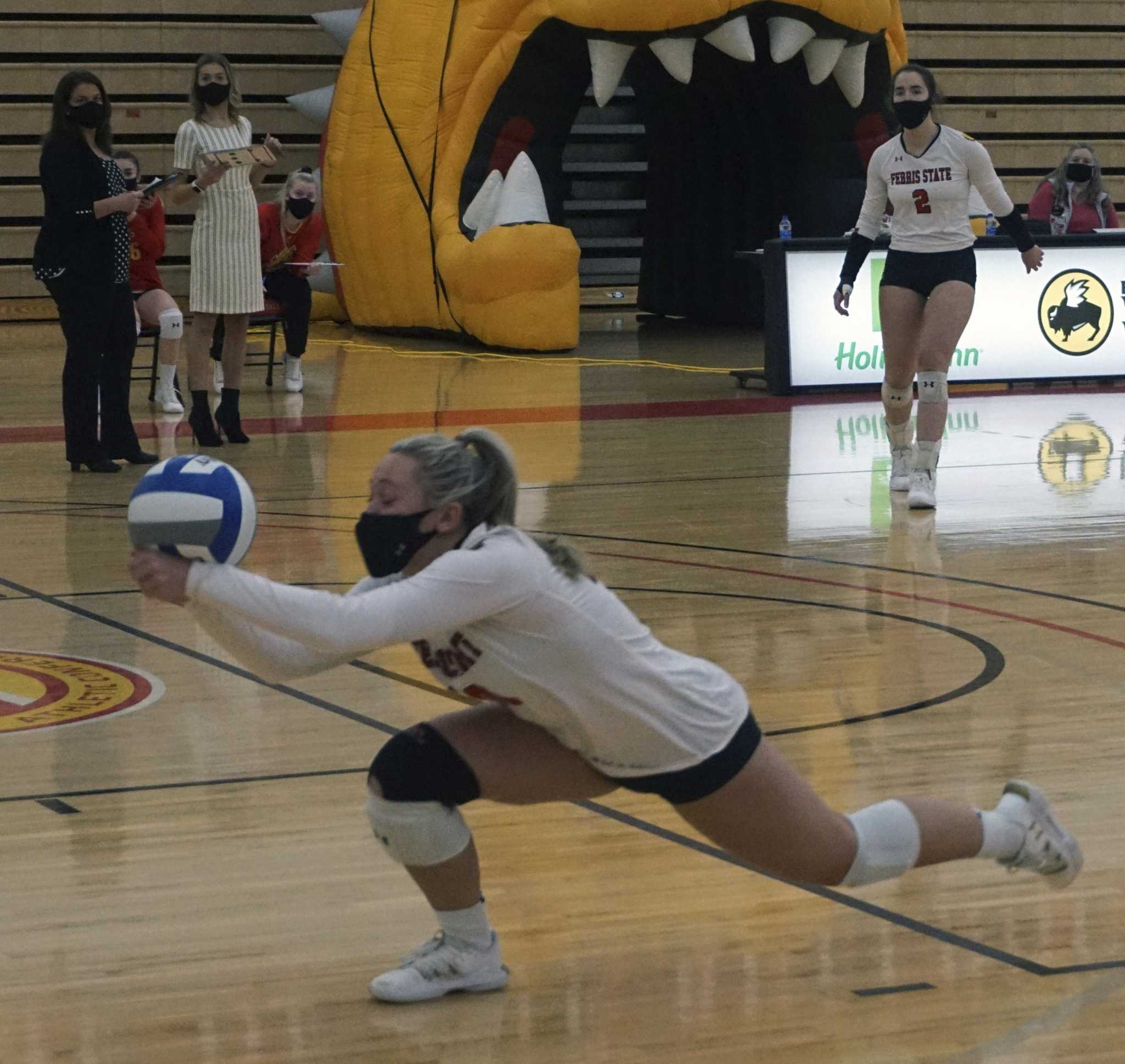 Bulldog volleyball team sweeps away Cardinals to win fourth match in-a-row