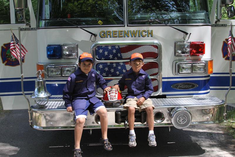‘See the faces behind the trucks:’ Cos Cob Fire Police Patrol hits the ...