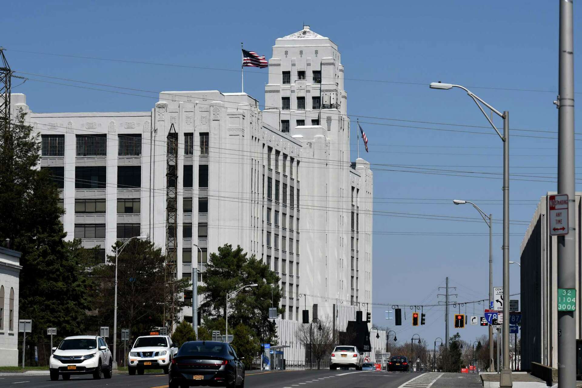Police chase ends in Montgomery Ward building in Menands