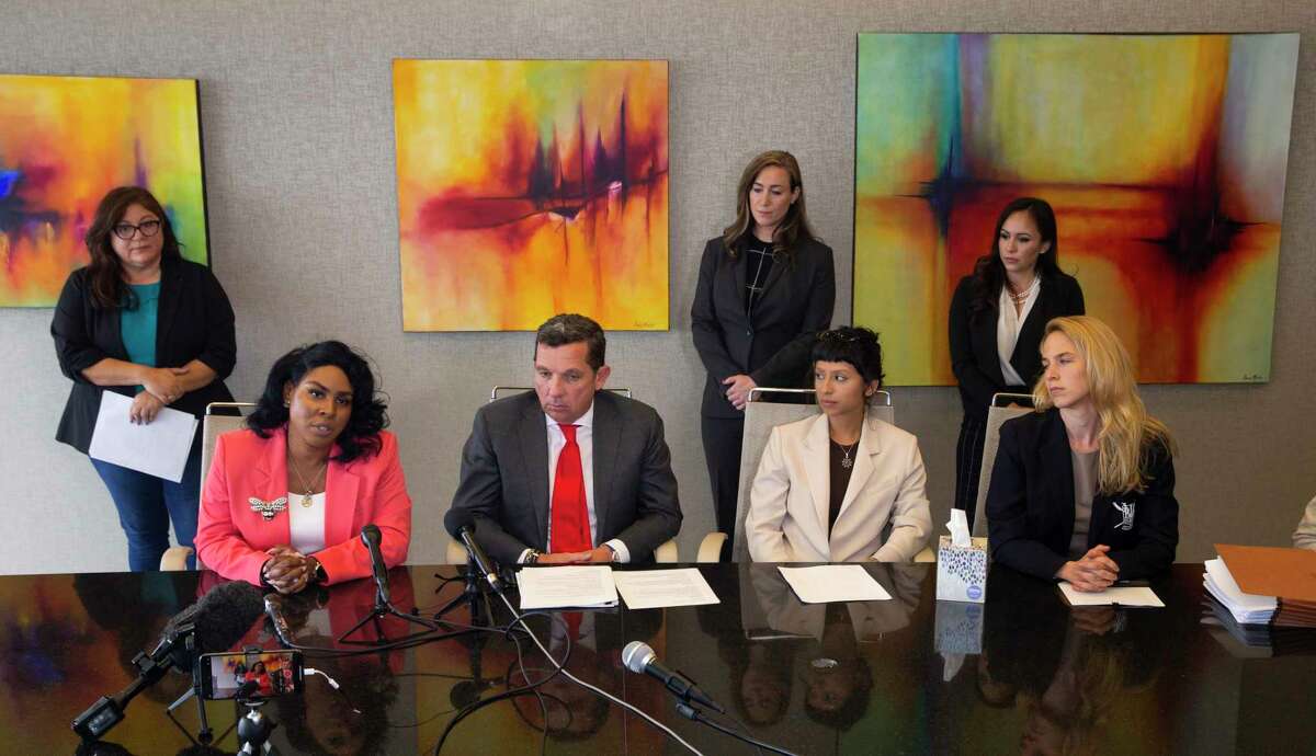 First woman to file suit against Deshaun Watson speaks publicly