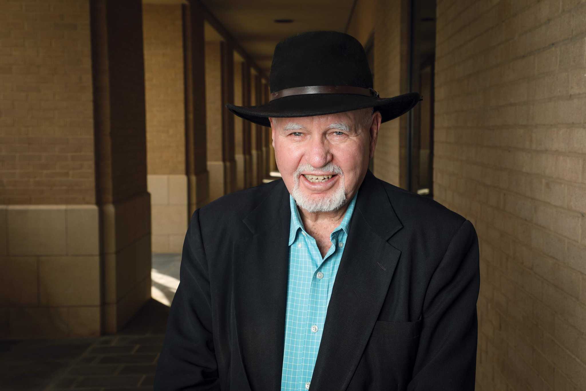 TAMIU’s ‘Bringing the University to You’concludes with Thompson lecture