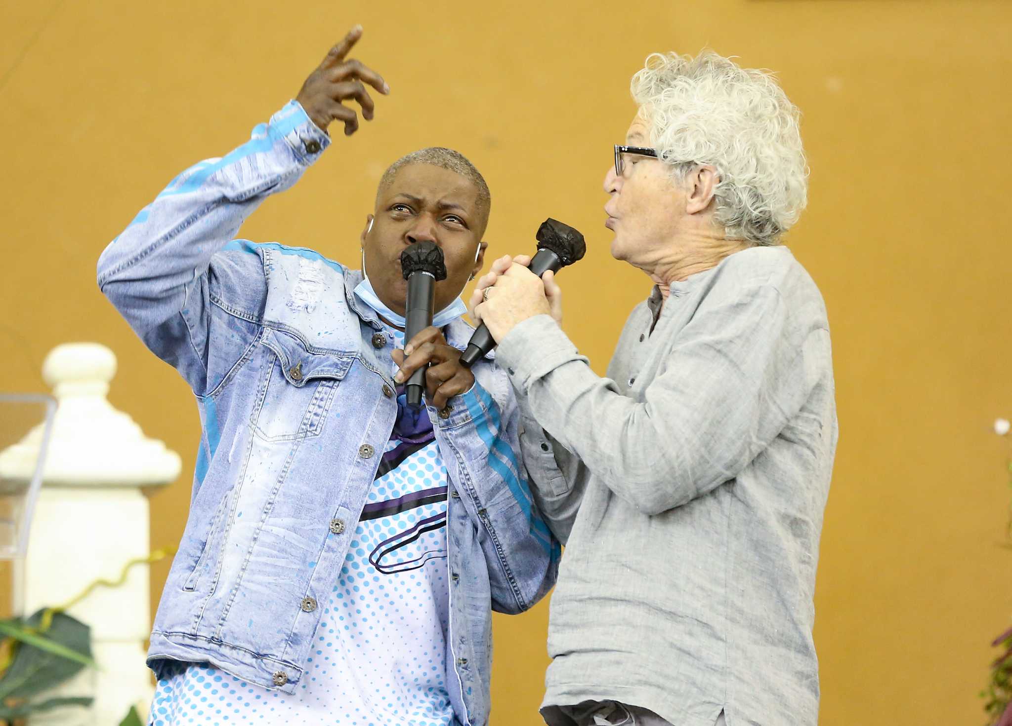 REO Speedwagon singer pays tribute to George Floyd at Houston vigil