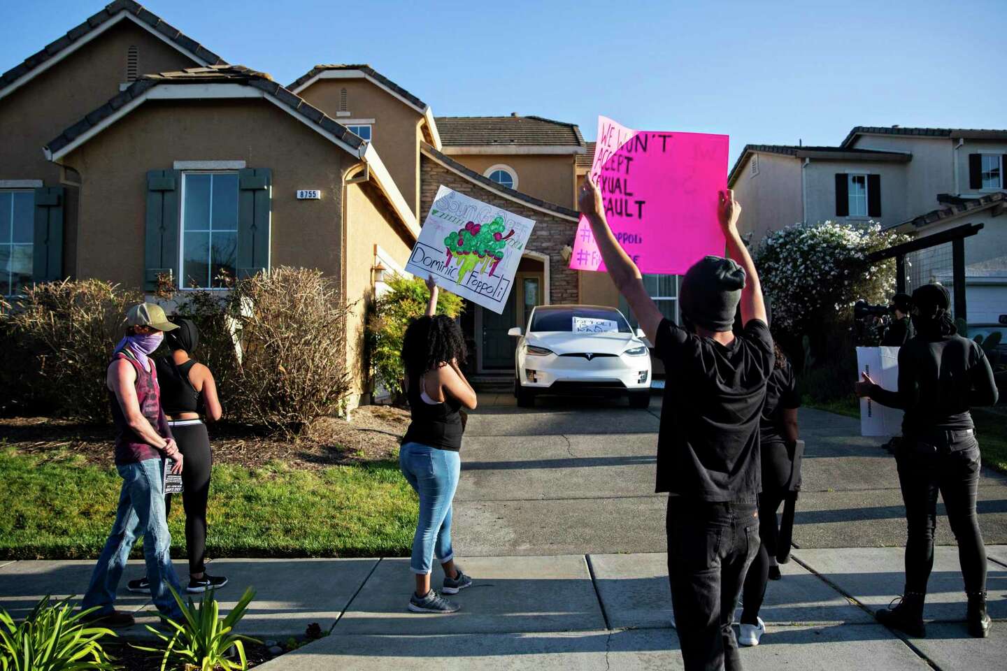 Police raid Windsor home of former Mayor Dominic Foppoli in sexual ...