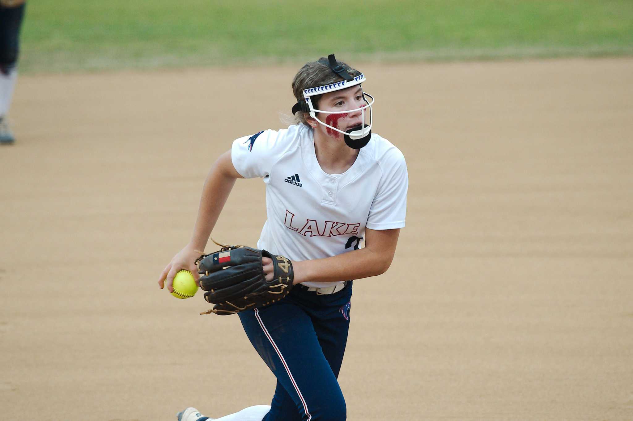Softball roundup: Clear Lake slips past Clear Creek, 9-5