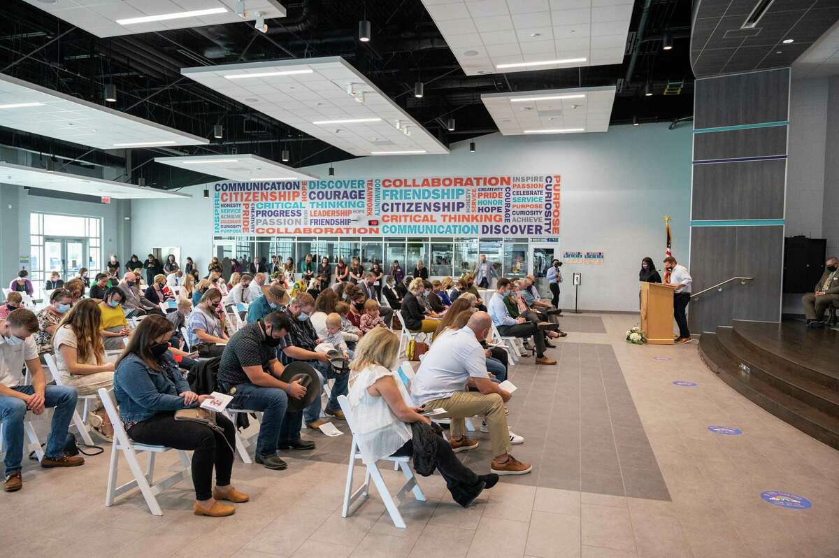 Klein ISD dedicates ‘student-designed’ Fox Elementary school