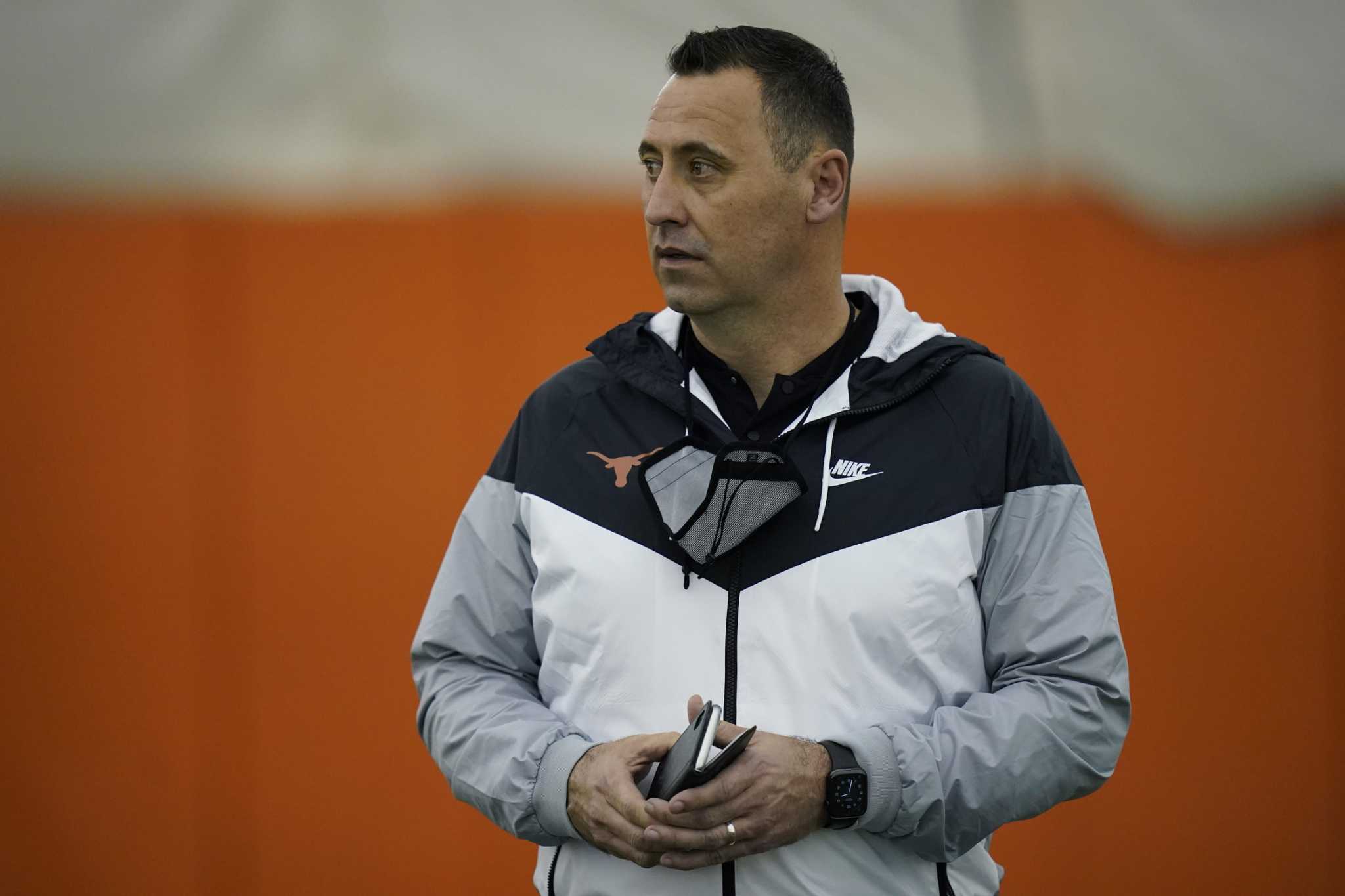 Texas coach Steve Sarkisian gets long look at Longhorns in 'physical ...