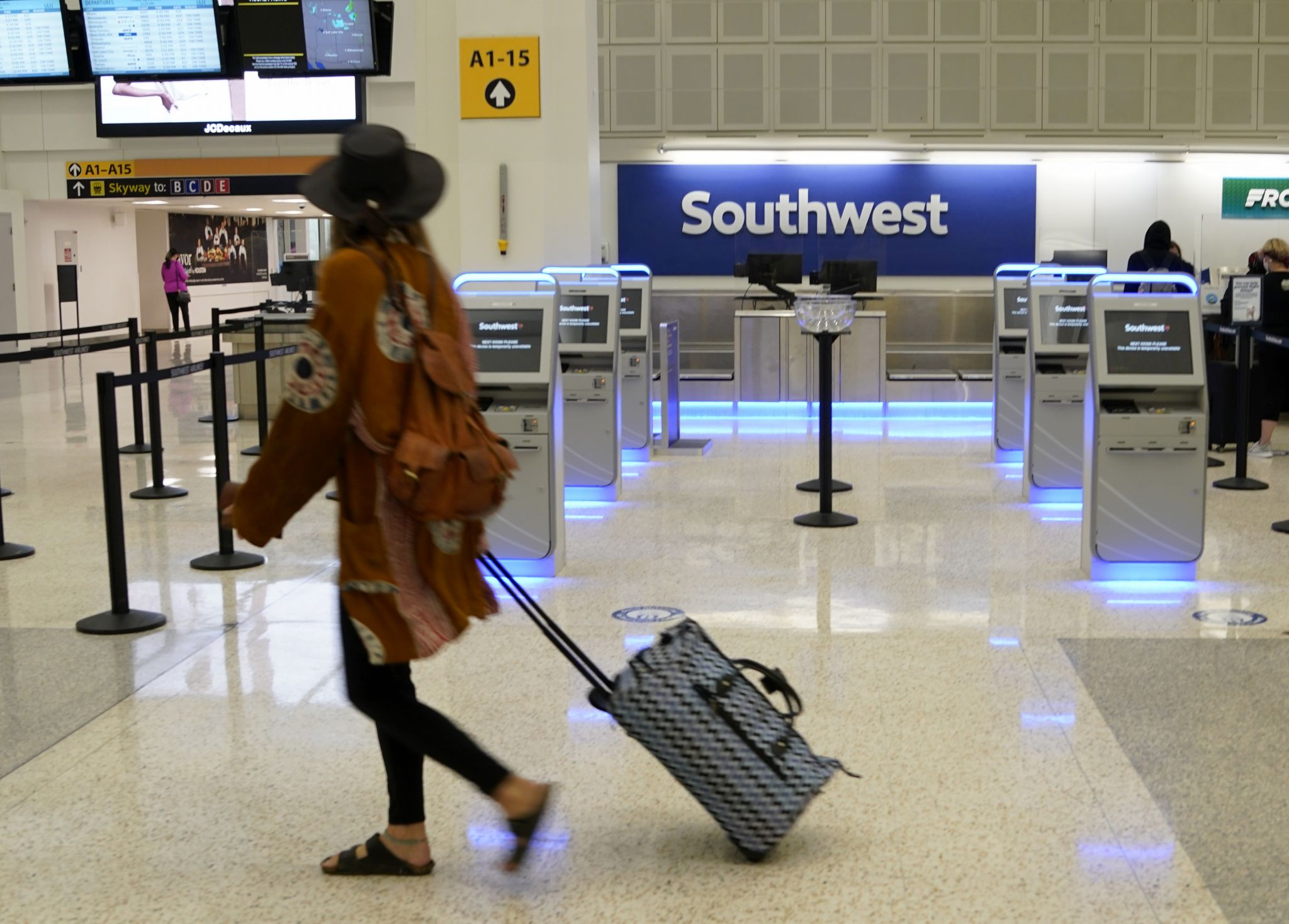 Rising air travel starts to lift jet fuel demand