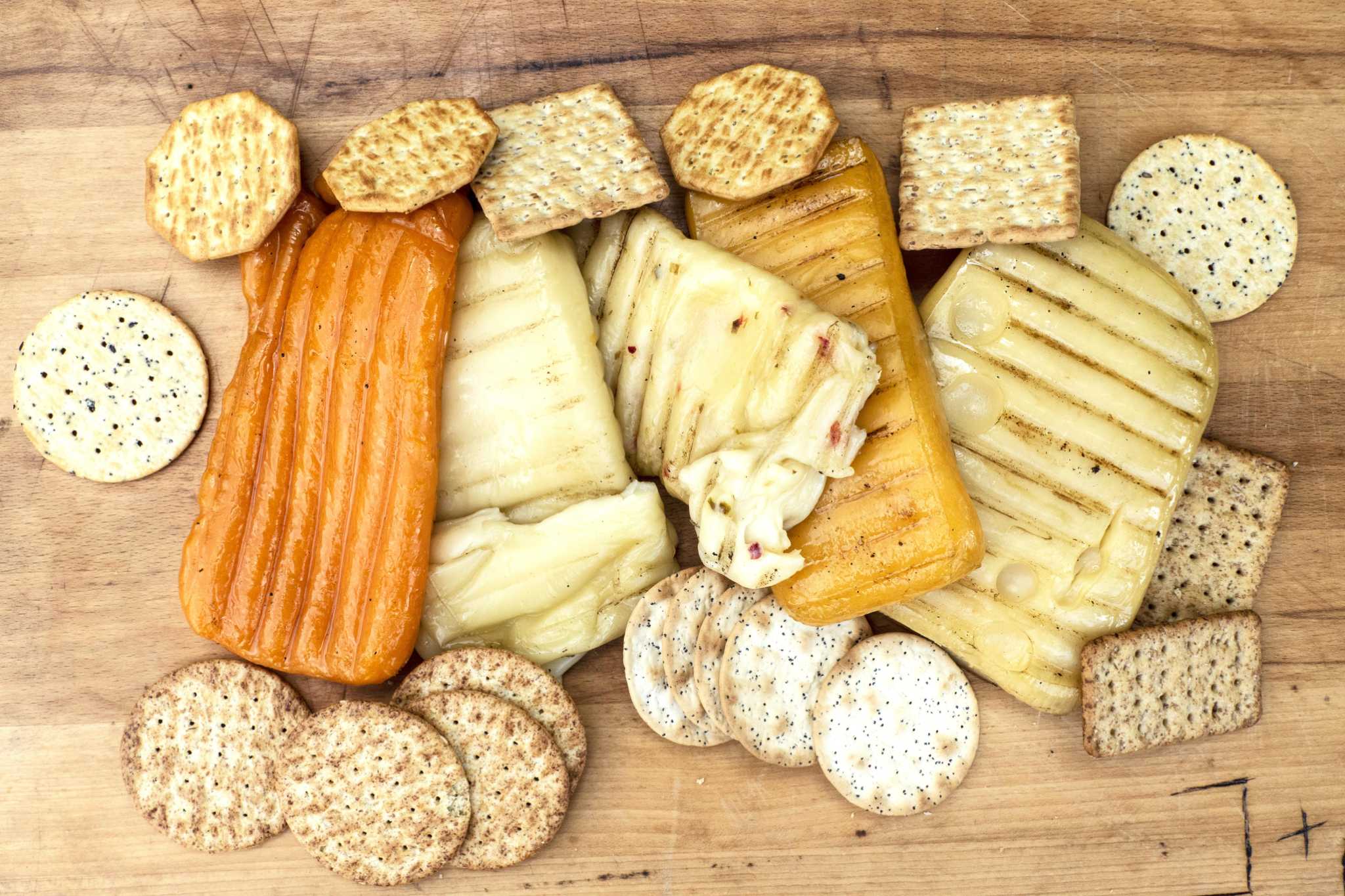 How to make cold-smoked cheese at home, because it’s easy, saves you ...