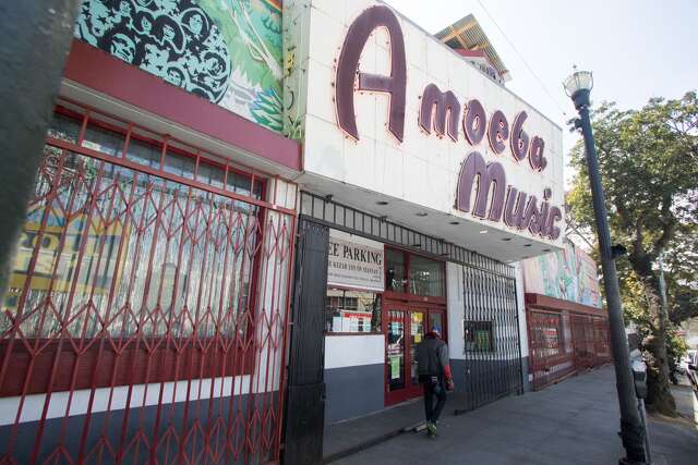 Haight Street shoppers surprised by legendary filmmaker at SF store