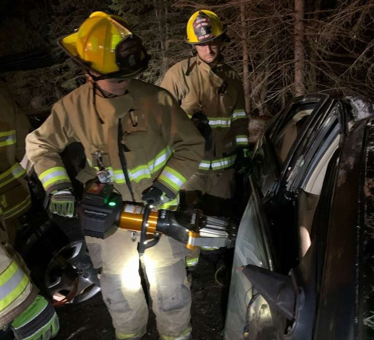 Firefighters perfect in vehicle extrication training at Shelton ...