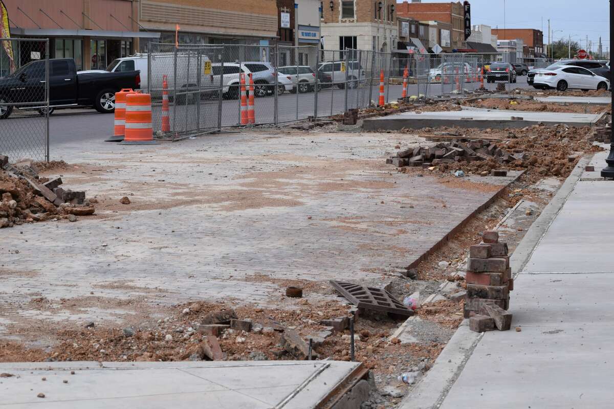 City: Downtown intersection bulb outs will be wide enough for 2 vehicles