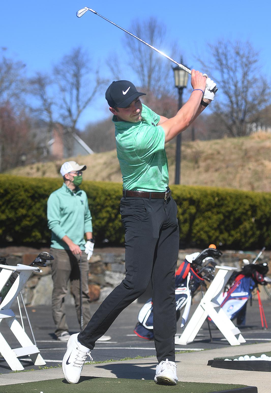 4 Division I prospects lead Hamden Hall’s return to golf course this spring