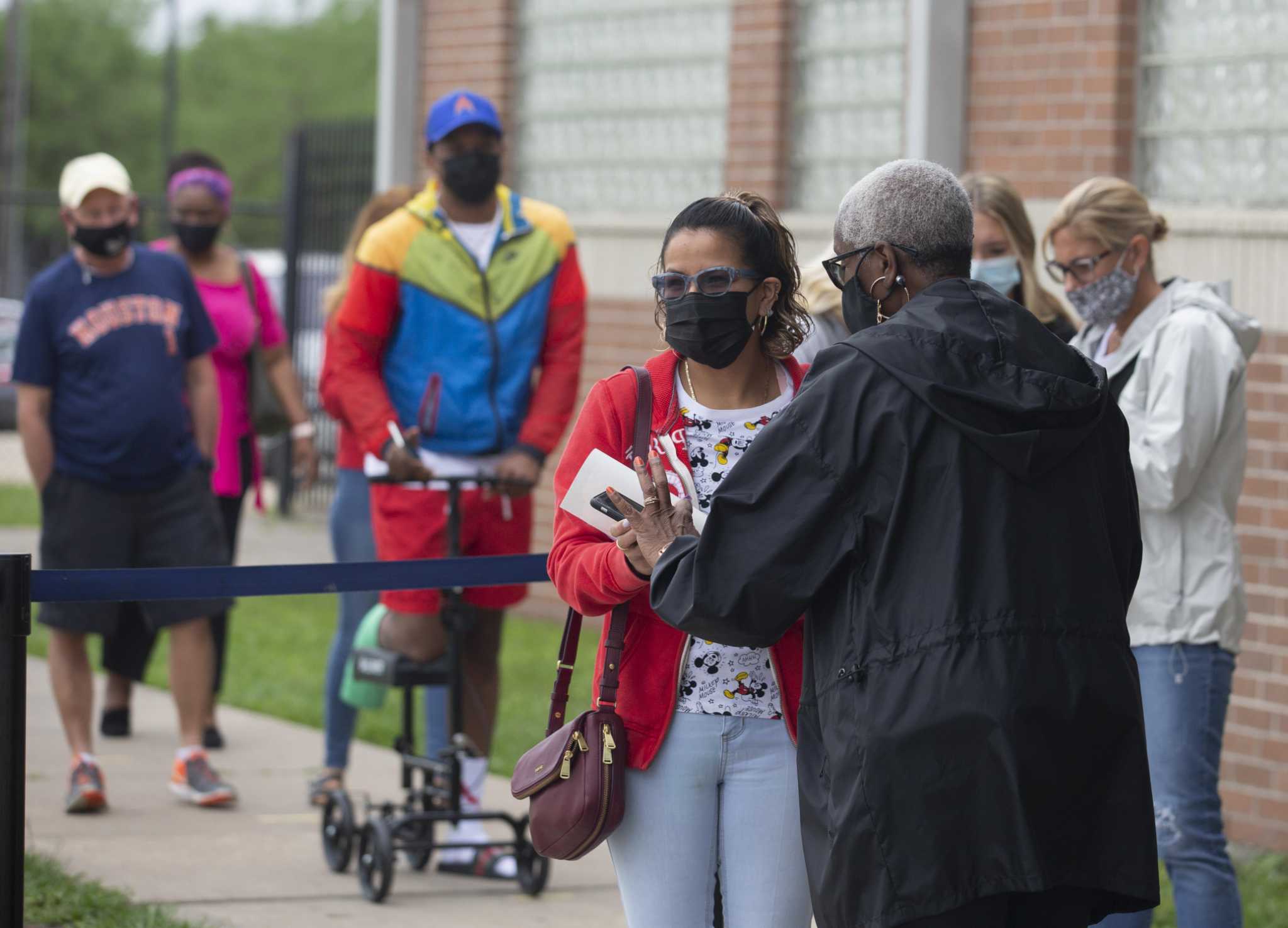 Deadline to renew driver's licenses, vehicle registrations leads to ...