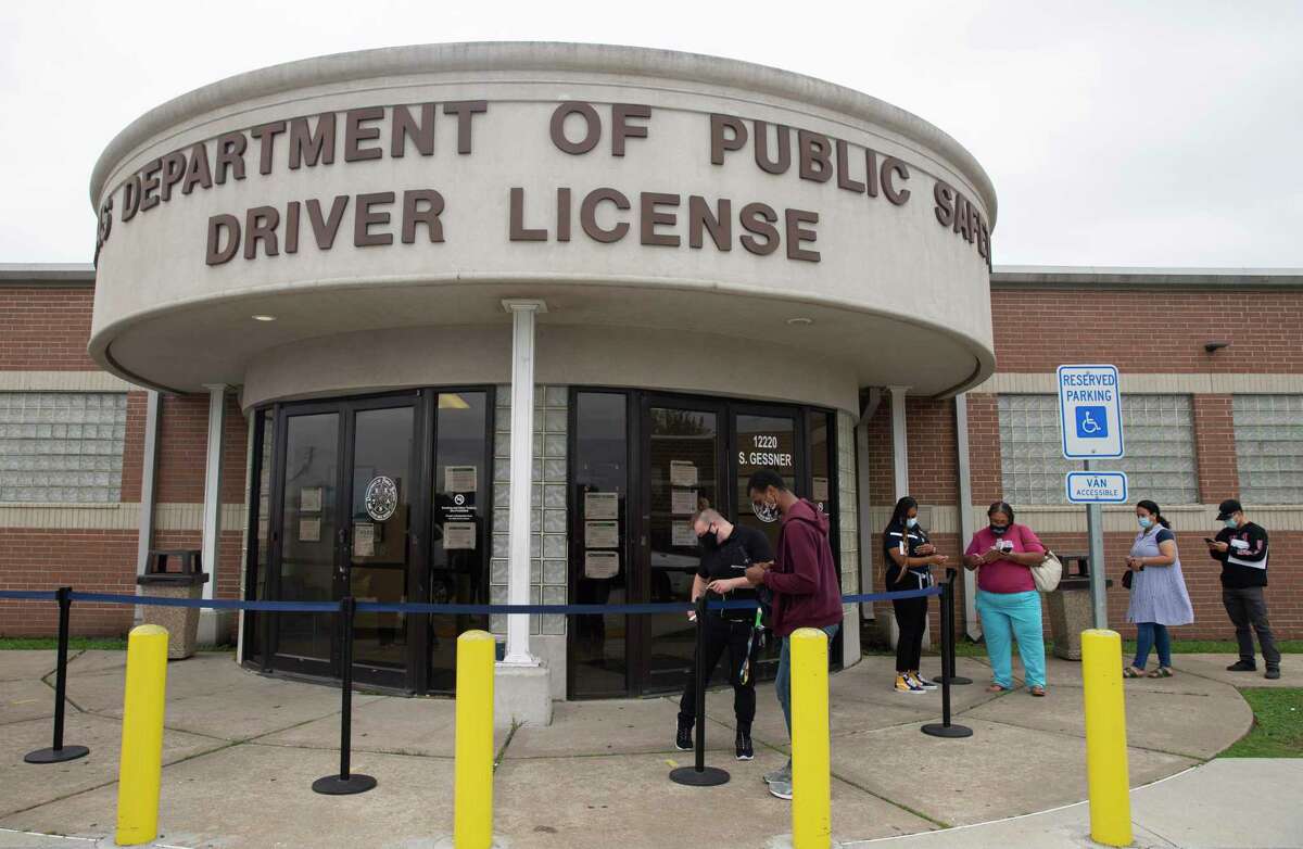 Deadline to renew driver's licenses, vehicle registrations leads to ...