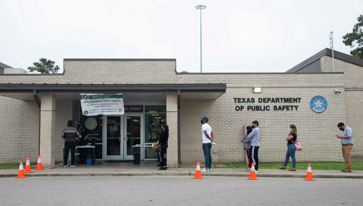 Deadline to renew driver's licenses, vehicle registrations leads to ...