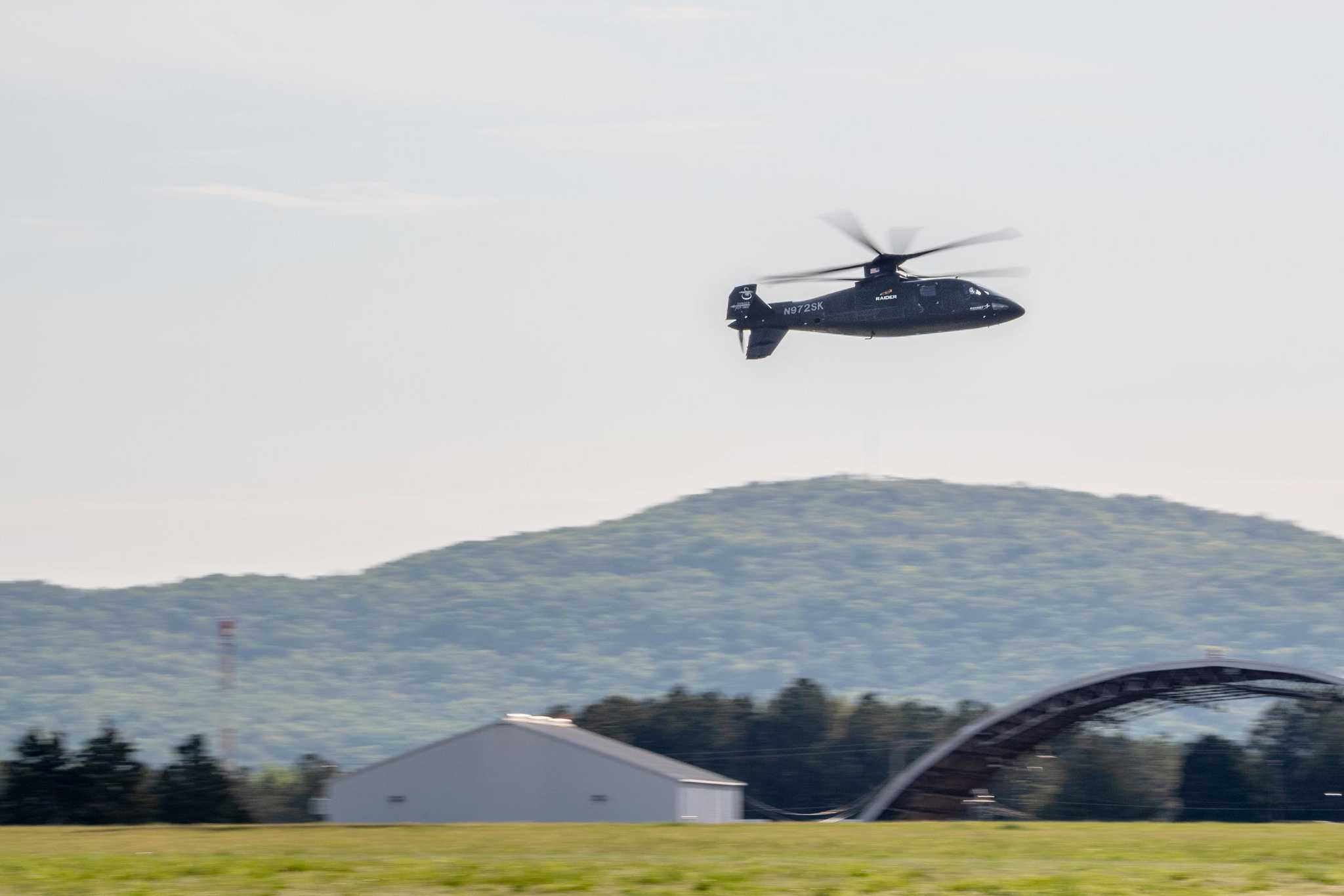 Sikorsky gives the Army its first look at the S-97 Raider helicopter