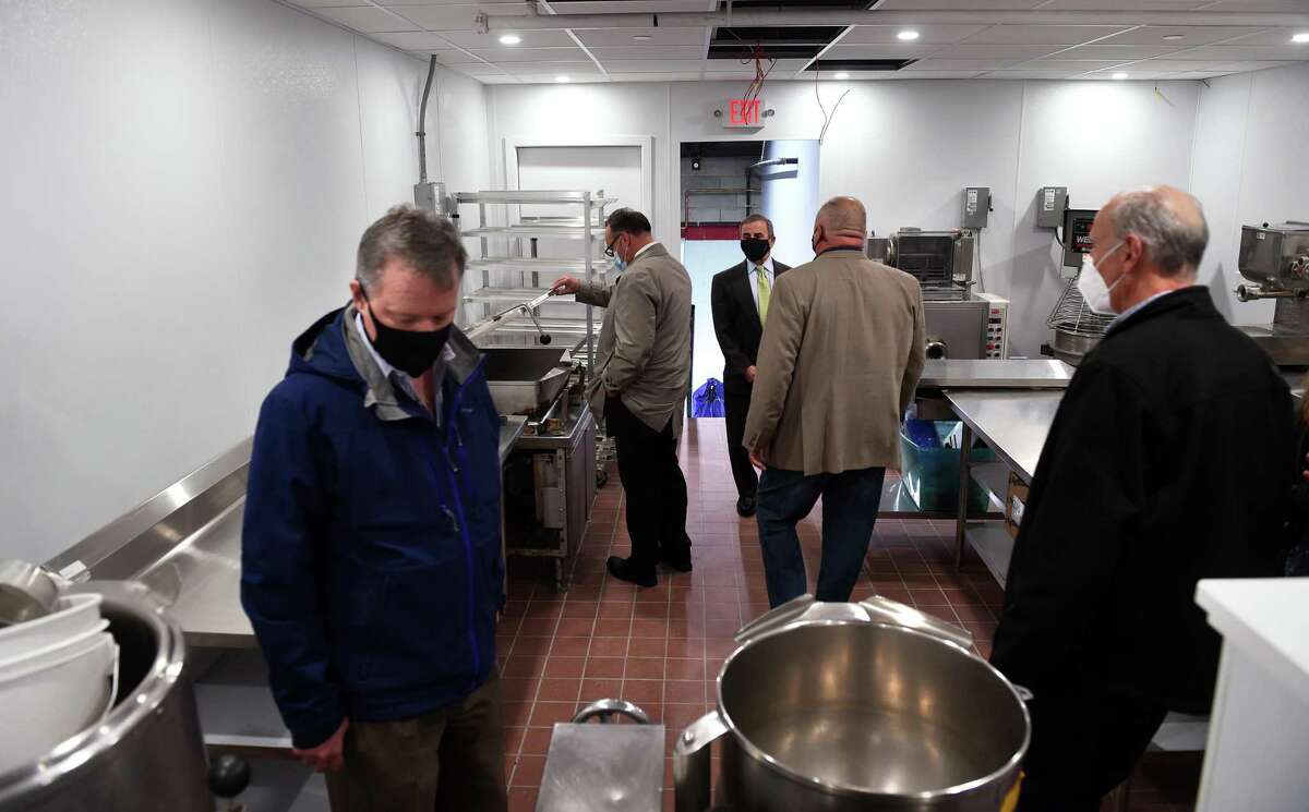 North Haven welcomes iconic New Haven supermarket Ferraro’s