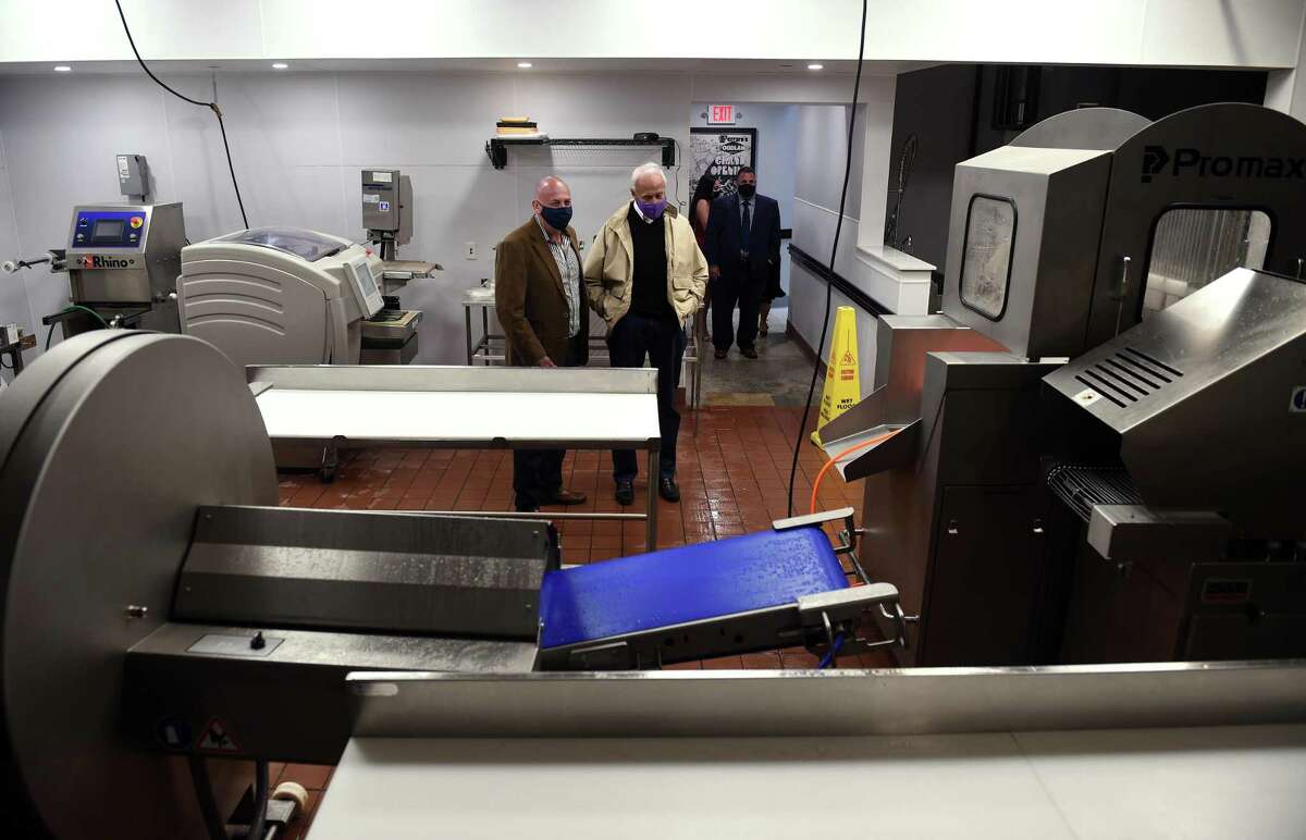 North Haven welcomes iconic New Haven supermarket Ferraro’s