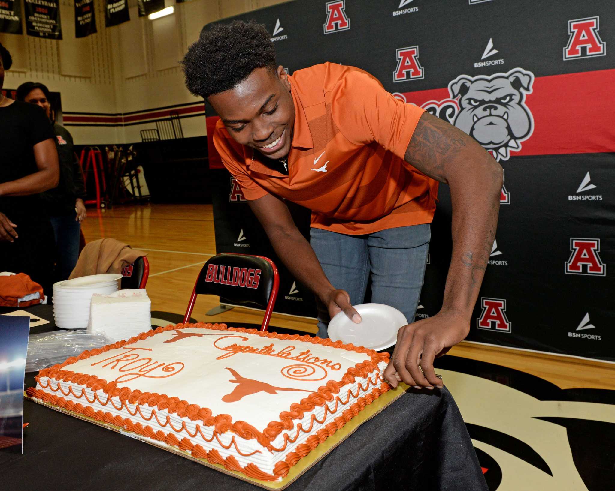After losing freshman season, Texas WR Troy Omeire is making noise this ...