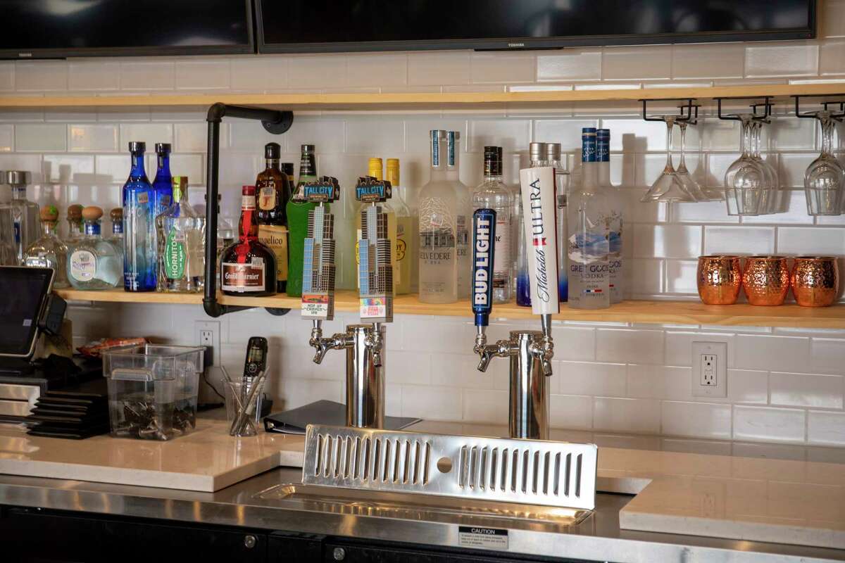 Small Bites: Fat Birds Wing Bar brings different wing experience to town