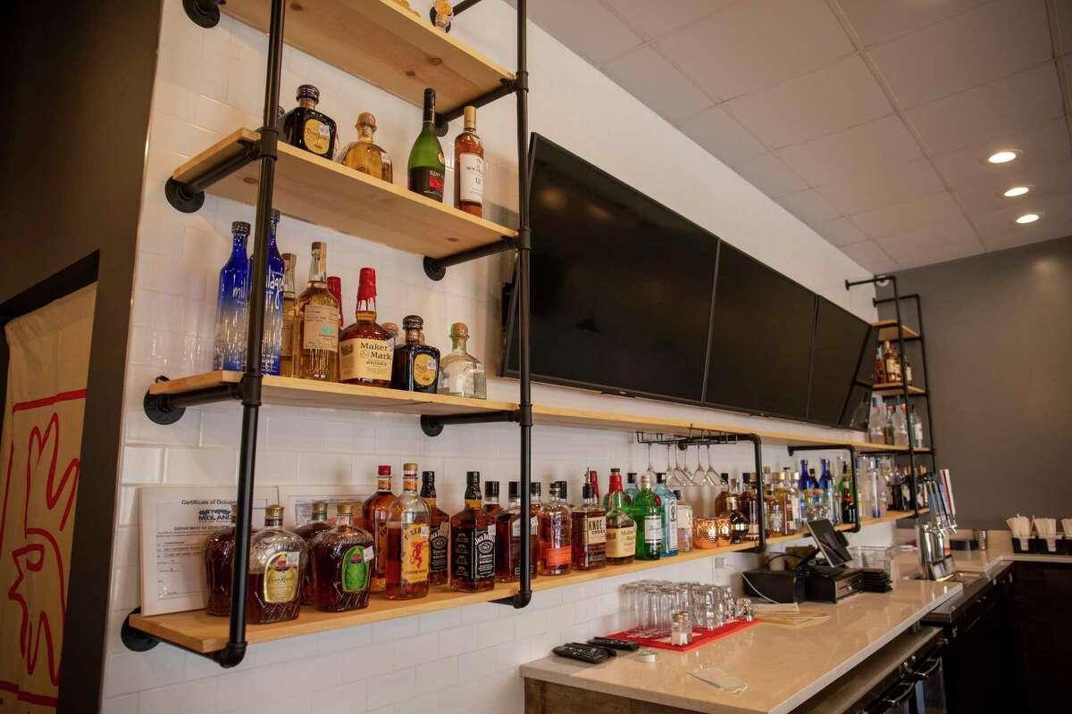 Small Bites: Fat Birds Wing Bar brings different wing experience to town